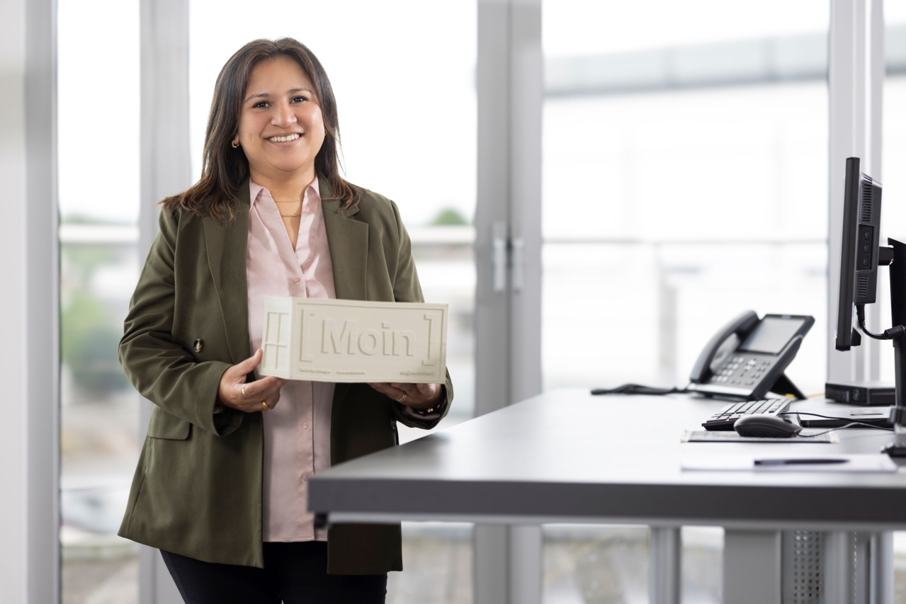 Entrevista a Victoria Ávila | Client Relations Manager de ELA Container ...